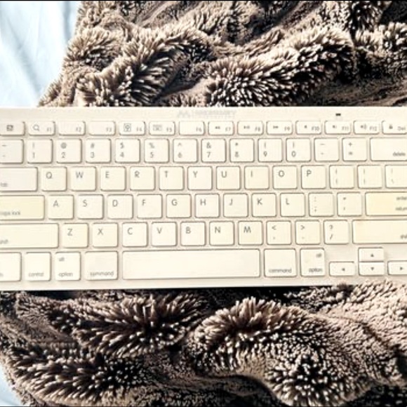 Computers, Laptops & Parts | Merkury Universal Bluetooth Keyboard ...